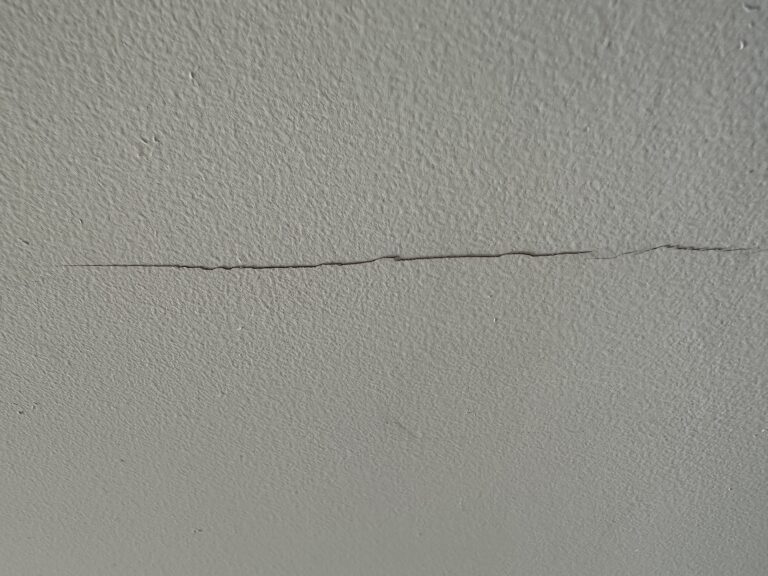 Why Are My Drywall Seams Cracking? (And What to Do About it) Why Are My Drywall Seams Cracking? (And What to Do About it)